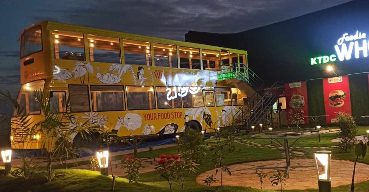 ആകർഷകമായി ഇരുനില ബസ് റസ്റ്ററന്റ്; പോകാം വൈക്കം ബീച്ചിലേക്ക് | Vaikom ...