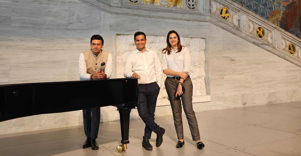 കുട്ടിക്കാലത്ത് അധികം യാത്ര പോയിട്ടില്ല; ഇപ്പോൾ കുടുംബവുമൊത്തു പോകുന്നു ...