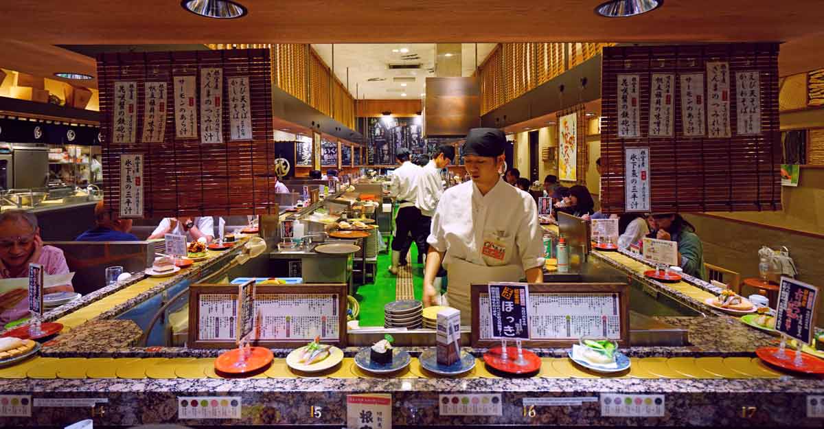 ഭക്ഷണം ഉണ്ടാക്കുന്നതും വിളമ്പുന്നതും മഹത്തായ ഒരു കല; വ്യത്യസ്തമാണ് ...