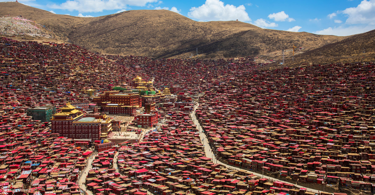 ഇത്ര ഭംഗിയുള്ള ചേരി ലോകത്ത് മറ്റെവിടെയും കാണാനാവില്ല ! | Larung Gar ...