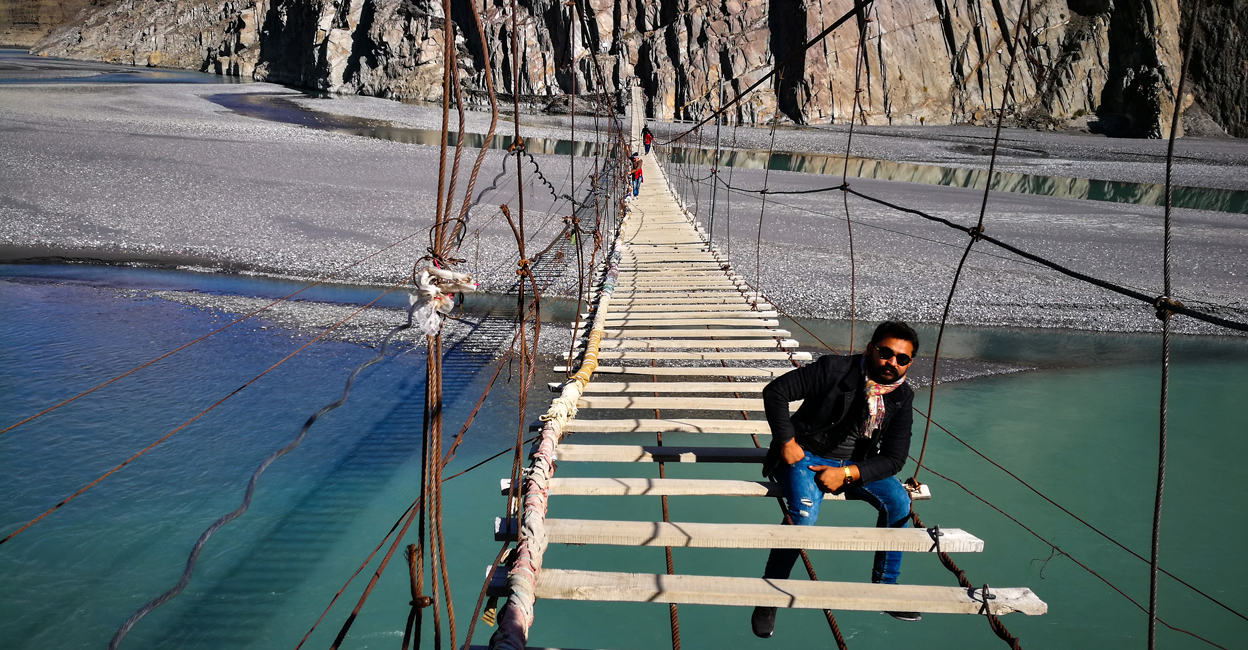 അടി തെറ്റിയാല്‍ ആഴമേറിയ തടാകത്തിലേക്ക്; ലോകത്തേറ്റവും അപകടമേറിയ പാലം ...