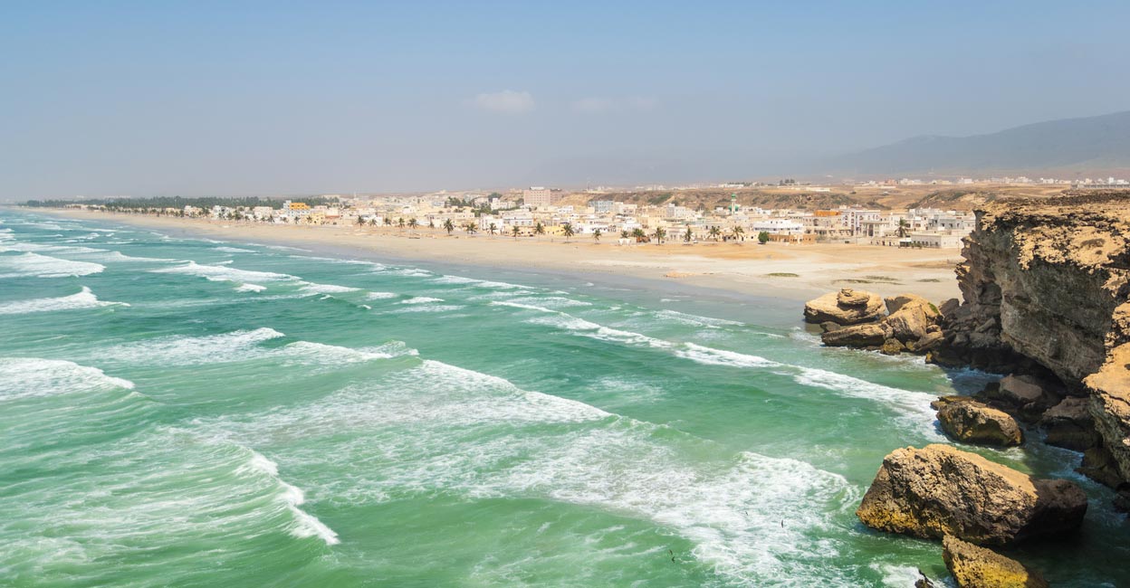 ഞണ്ടുകളും കല്ലുമേക്കായയും പൊതിഞ്ഞ പാറ; ഇവിടെ ഇങ്ങനെയൊരു കാഴ്ചയോ? | Oman ...