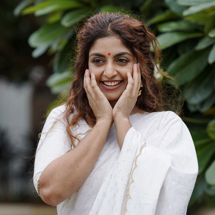 മൂഡ് സ്വിങ്സുള്ള ആളാണ് ഞാൻ; അതു മാറാൻ യാത്രകൾ നല്ലത്: ആത്മീയ രാജ ...