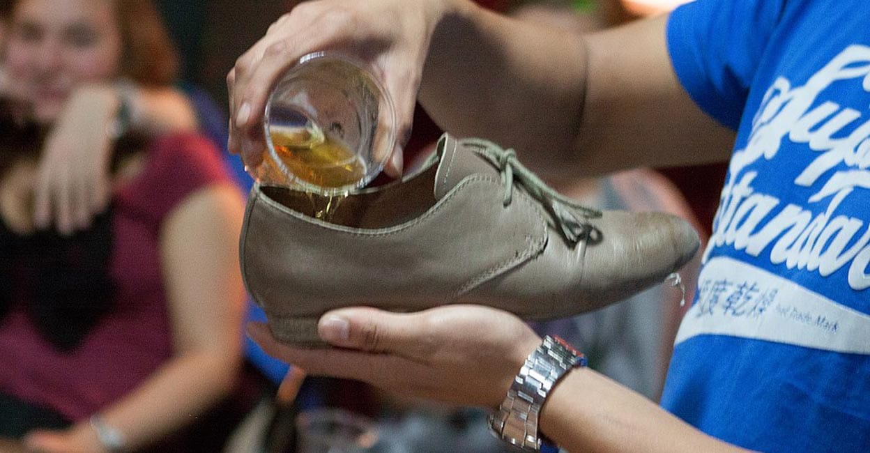 ഷൂവില്‍ ഒഴിച്ച് ബീയര്‍ കുടിച്ച് വിജയം ആഘോഷിക്കുന്ന നാട്! | Behold ...