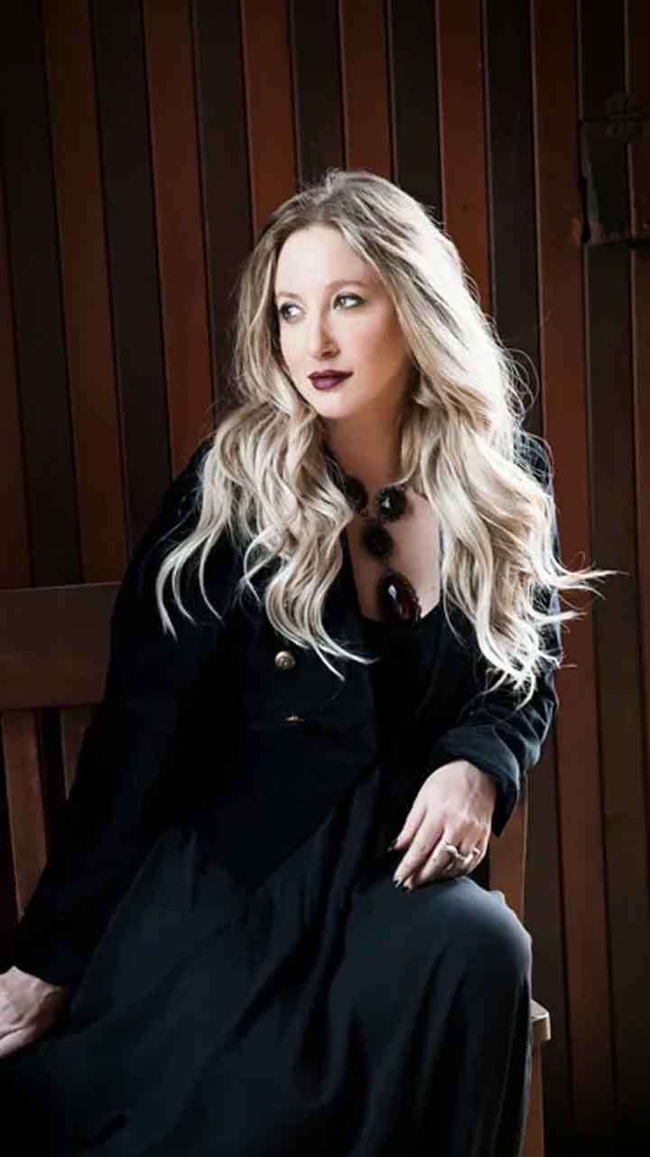 Leigh Bardugo - Leigh Bardugo | English Writer | Malayalam Literature