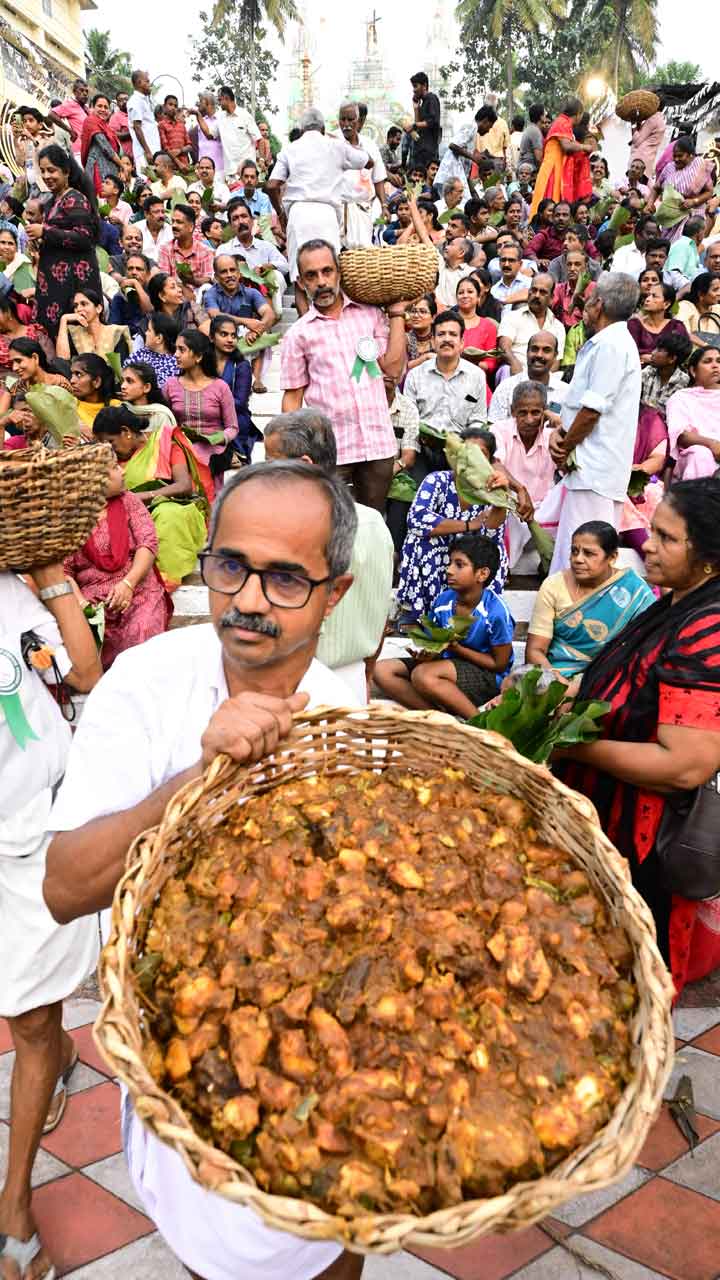 പുഴുക്ക് നേർച്ചയ്ക്ക് പതിനായിരങ്ങൾ | Puzhukku Nercha | Nedumkunnam ...