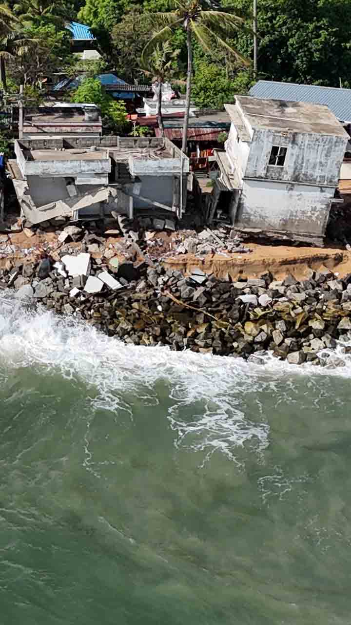 കടൽക്കലി... | Kollam beach erosion | Veli sea erosion | Mundakkal Papanasam | coastal erosion ...