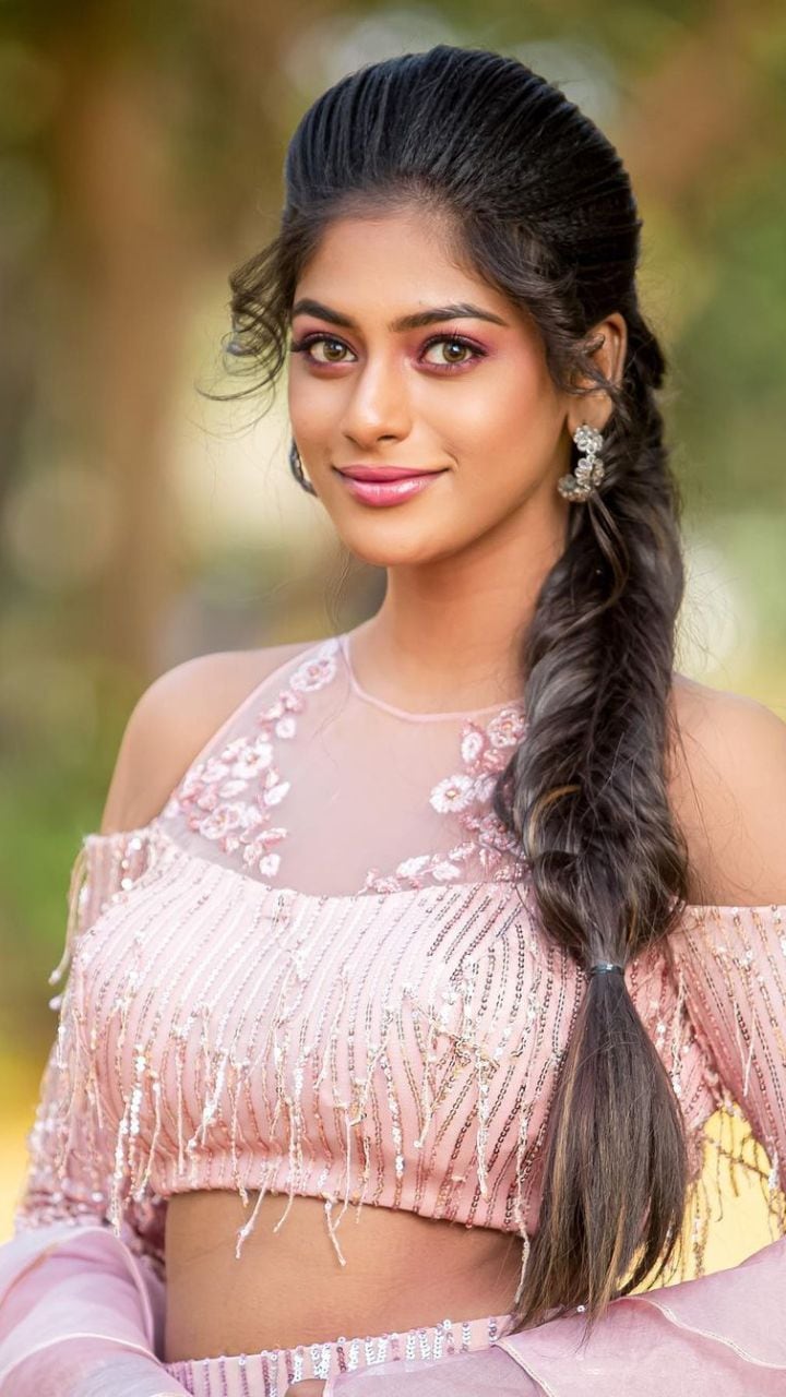 Vinusha Devi | Web Stories | Manorama Online