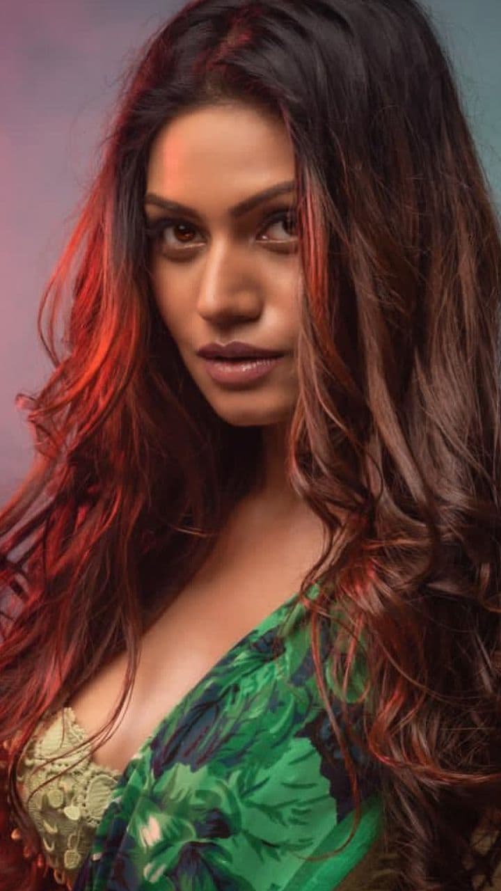 Nidhi Mahawan - നിധി മഹവാൻ | Web Stories | Manorama Online