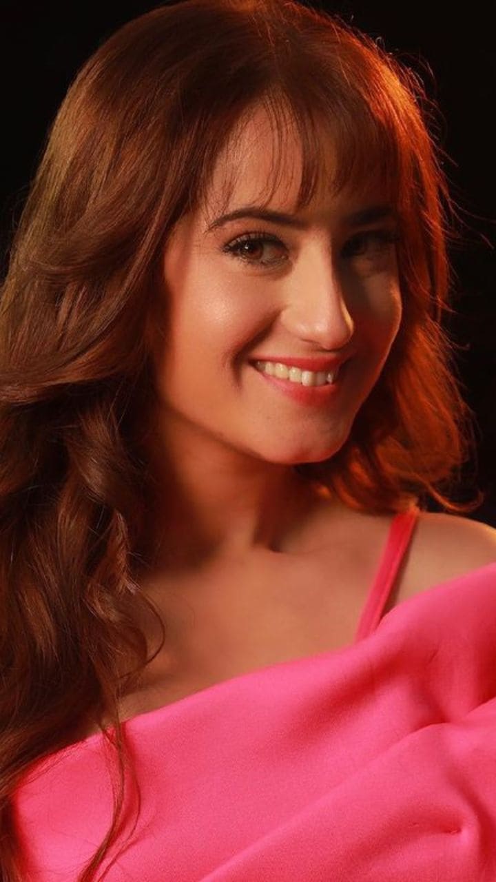 Aalisha Panwar - അലീഷ പൻവാർ | Web Stories | Manorama Online