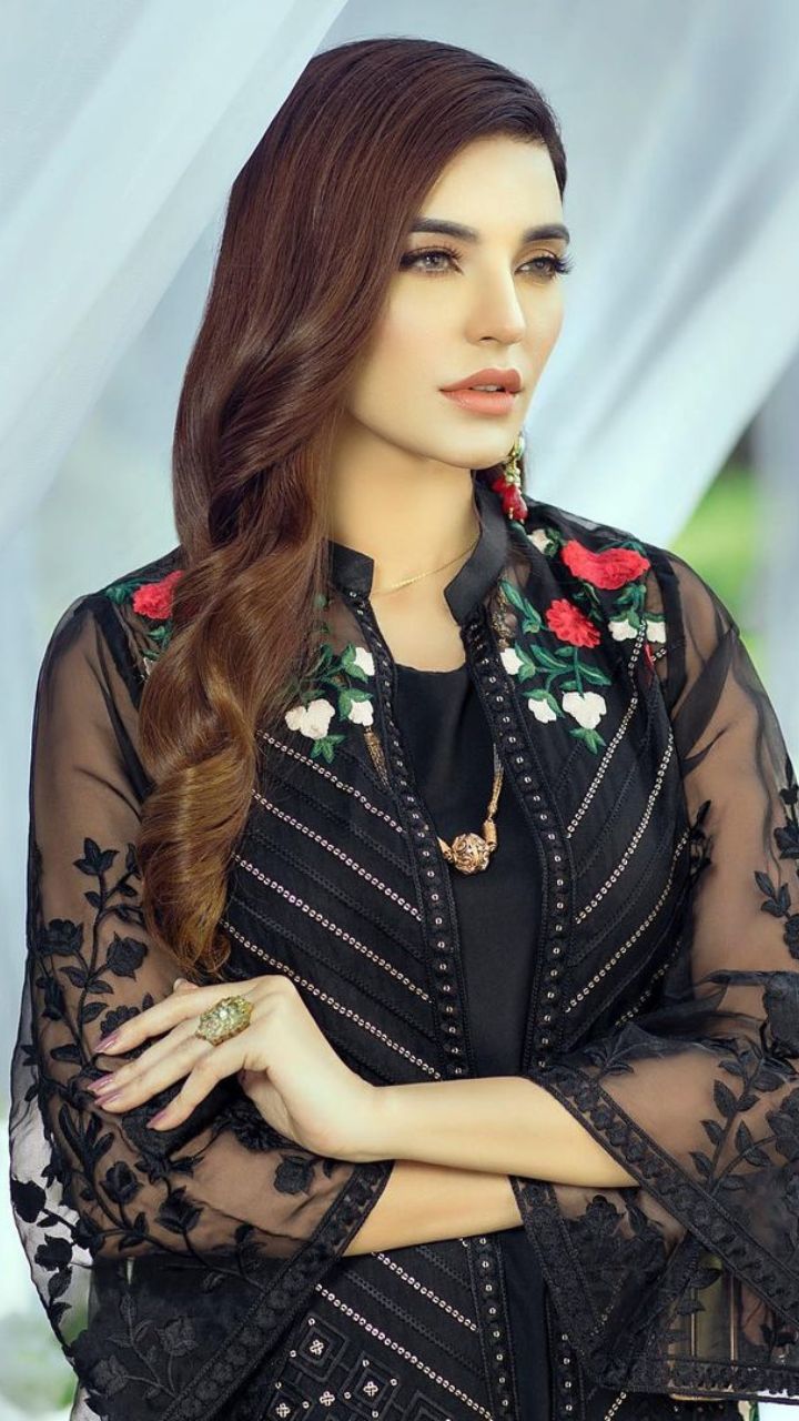 Sadia Khan Pakistani Model And Drama Actress Pictures 720x900