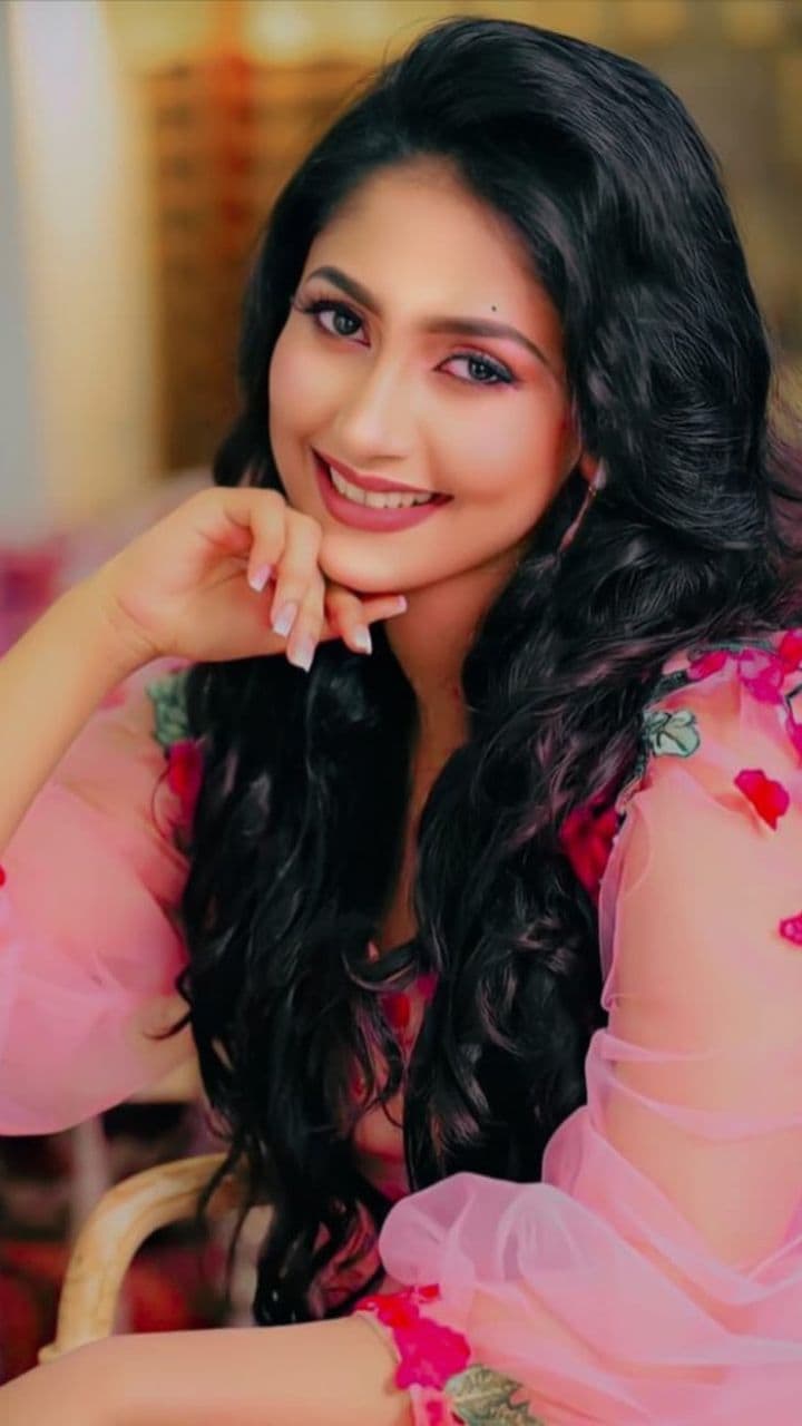 Nayanathara Wickramarachchi | Web Stories | Manorama Online