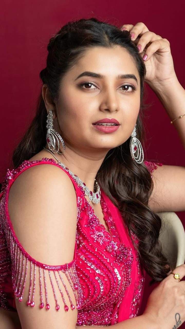 Prajakta Mali | Web Stories | Manorama Online