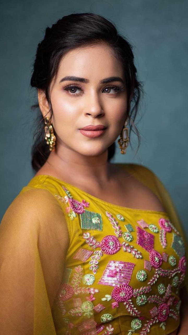 Kanmani Manoharan | Web Stories | Manorama Online