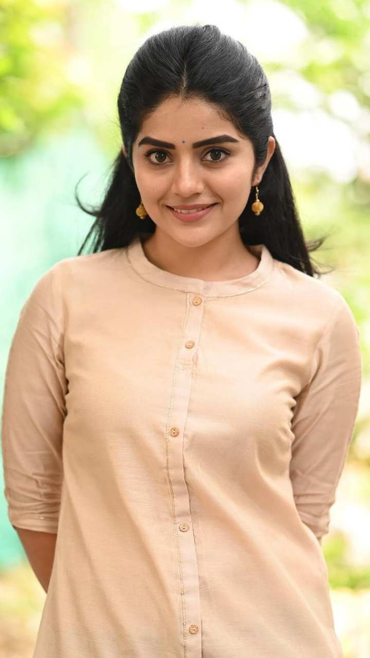 how-tall-is-megha-shetty-height-comparison-tool