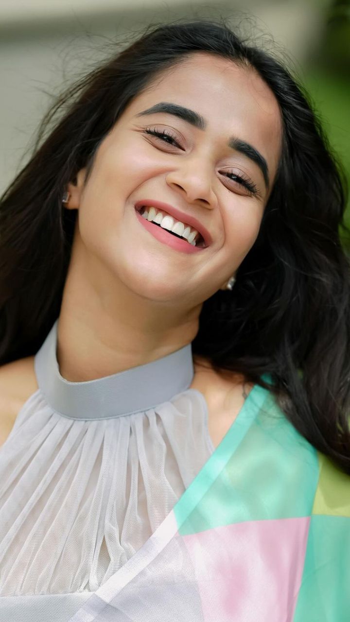 Sunaina Wallpapers 2024