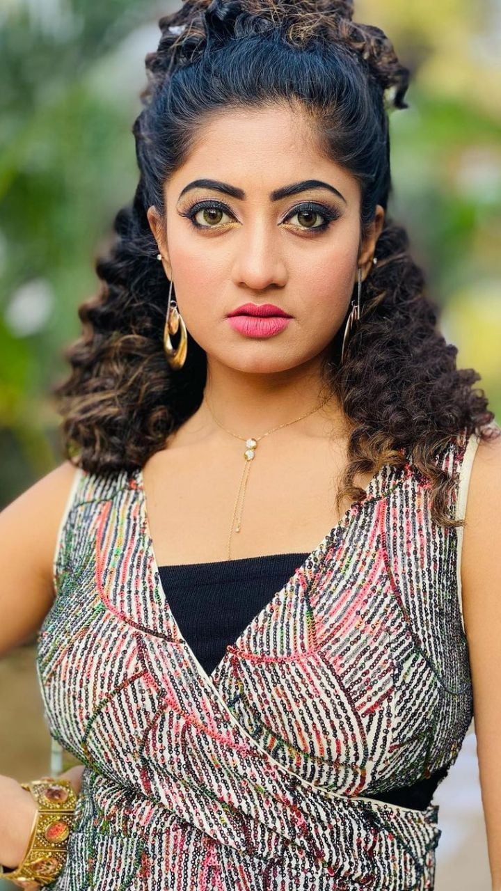 Lipsa Mishra | Web Stories | Manorama Online