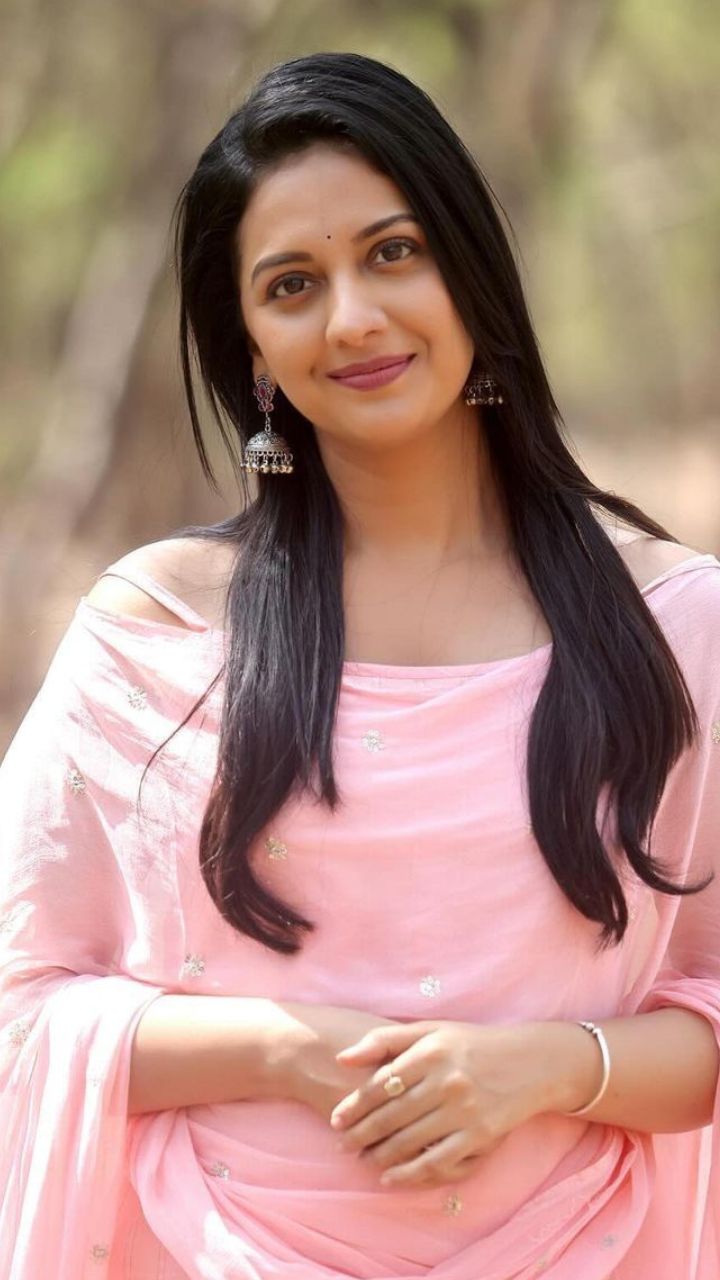 Tejashree Pradhan Hd Wallpaper