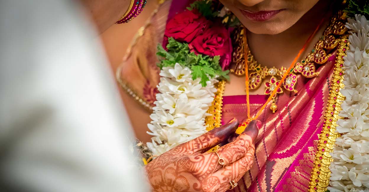 ദലിത് വിവാഹത്തിന് അനുമതി നൽകാതെ കർണാടക ക്ഷേത്രം- Wedding| Dalit| Temple ...