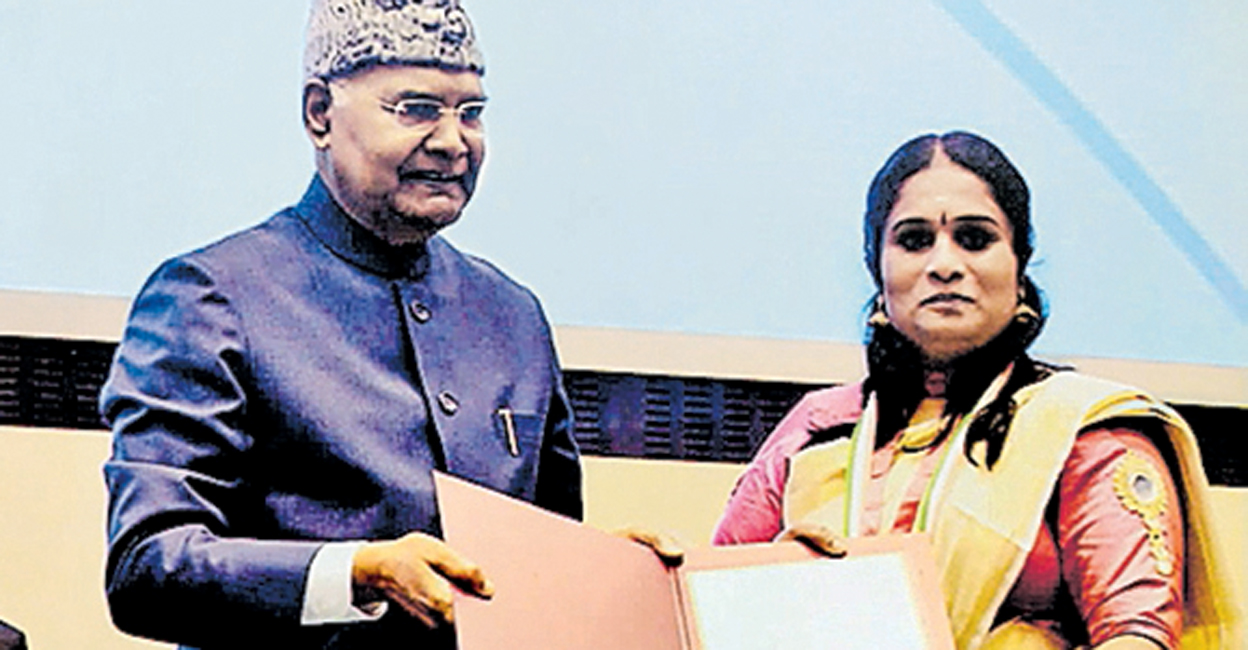 ഹൃദയം കൊണ്ട് കേൾക്കുന്ന രശ്മി|women|manorama news|manorama online ...