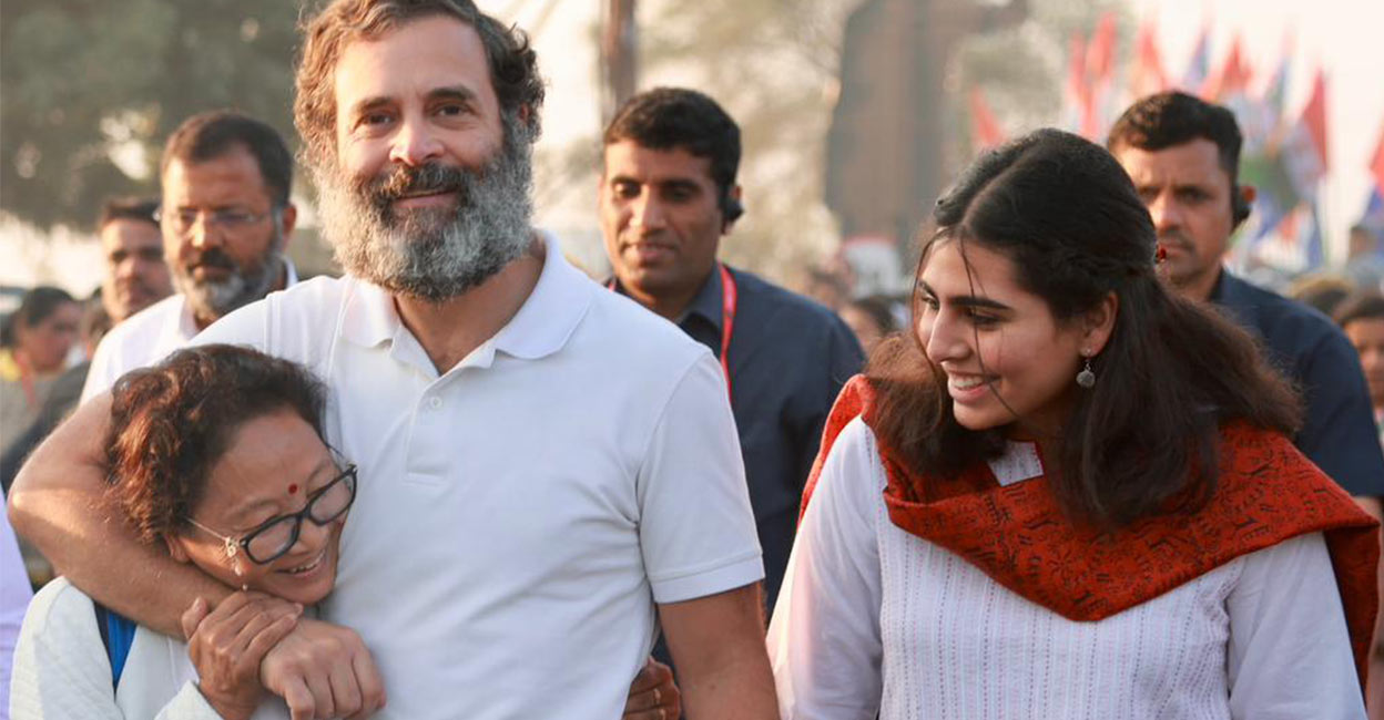 ഗാന്ധികുടുംബത്തിലെ പുതിയ തലമുറക്കാരി; പ്രിയങ്കയുടെ മകൾ മിരായ ചേർത്ത് ...