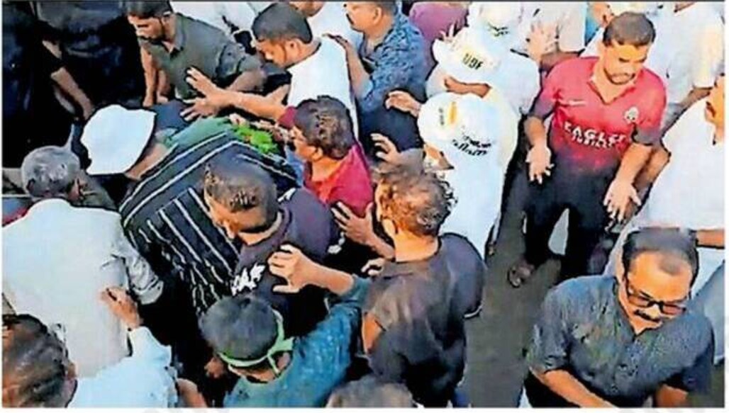 ഡിജെ പാർട്ടിയില്ല, അണികൾ പിണങ്ങി; യുഡിഎഫ് ആഹ്ലാദ പ്രകടനം തുടക്കത്തി ...